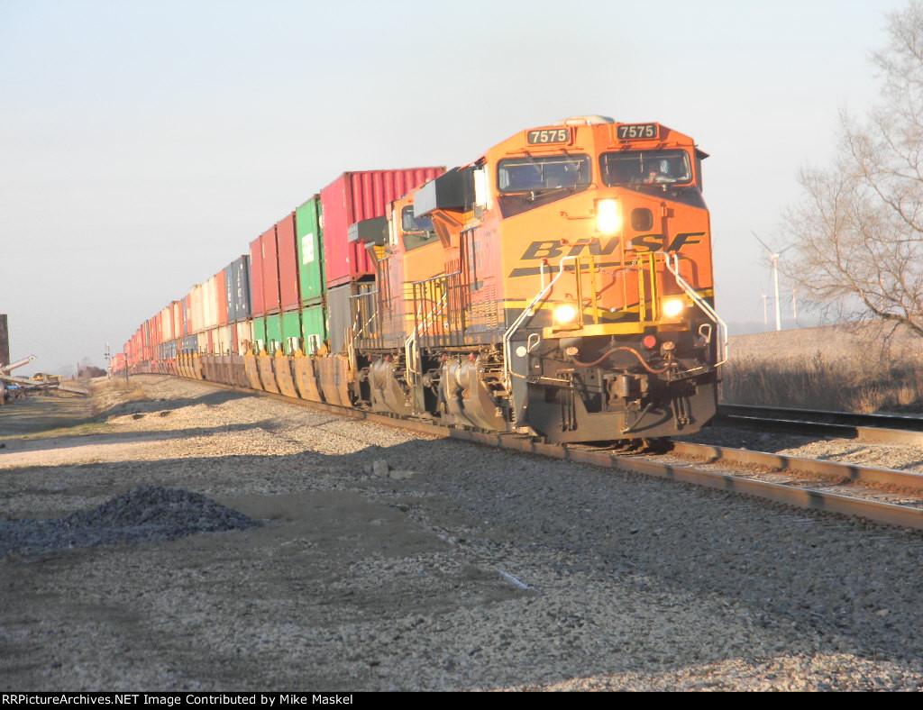 BNSF 7575